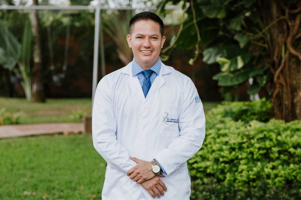 Contacto - Dr. Alberto Rivera